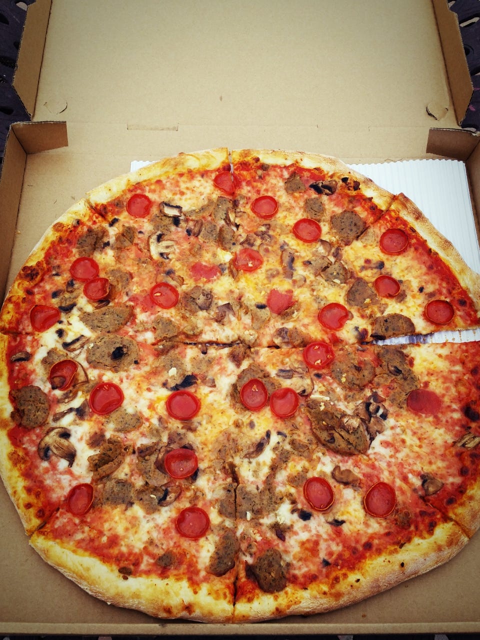 Review: Flippin’ Pizza. Bye bye Domino’s, Papa John’s, and… | by ...