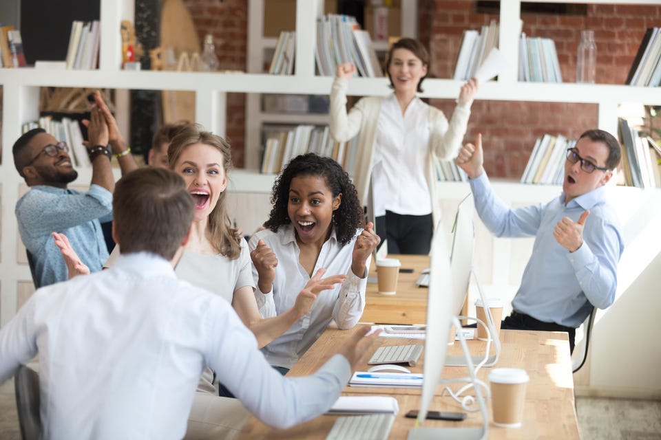 How to create a benefits package for employees in a distributed ...