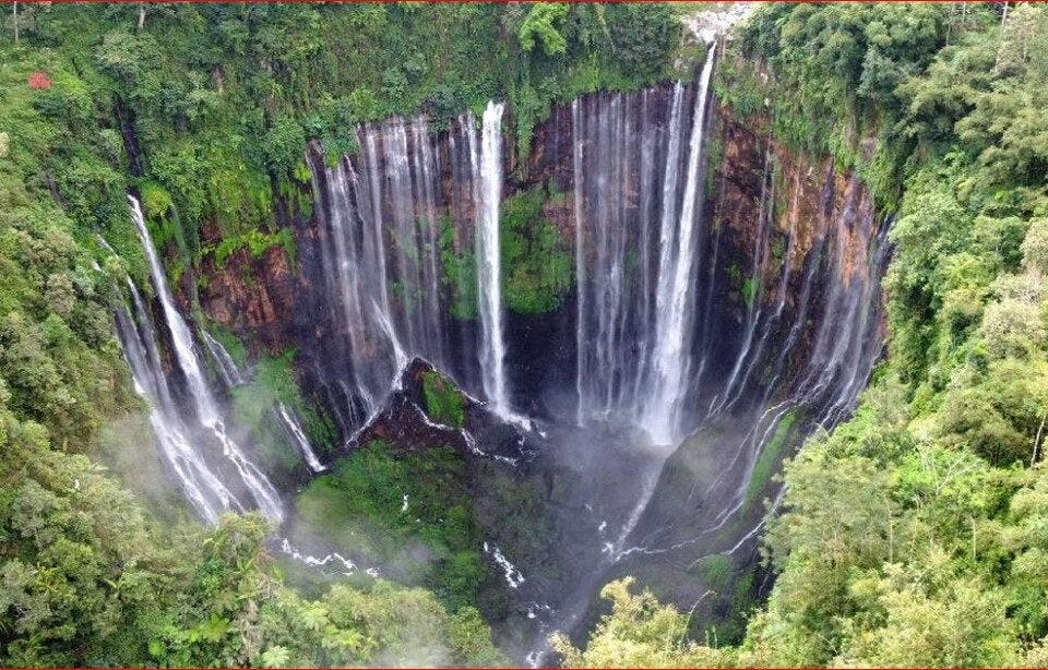 TUMPAK SEWU WATERFALL. Tumpak Sewu Waterfall began to gain… | by miaw ...