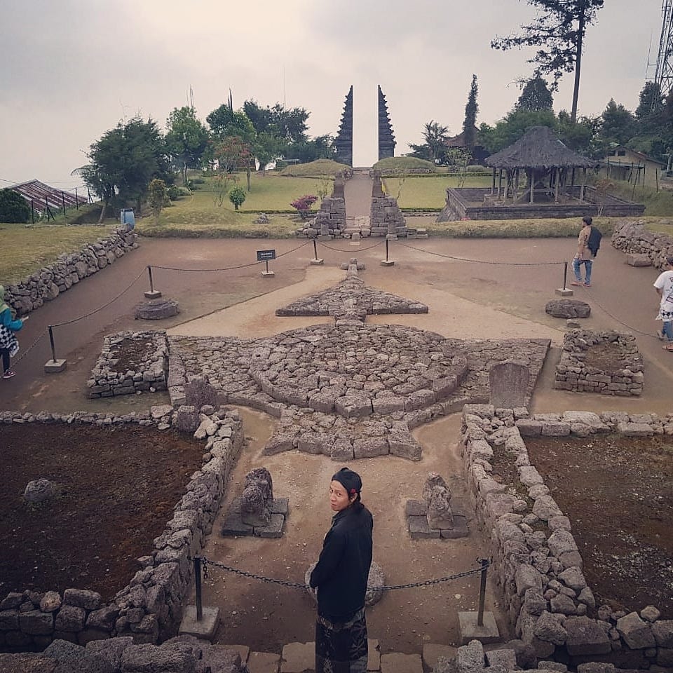 Goals of Peaceful Life. The goals of a peaceful life are… | by R ...