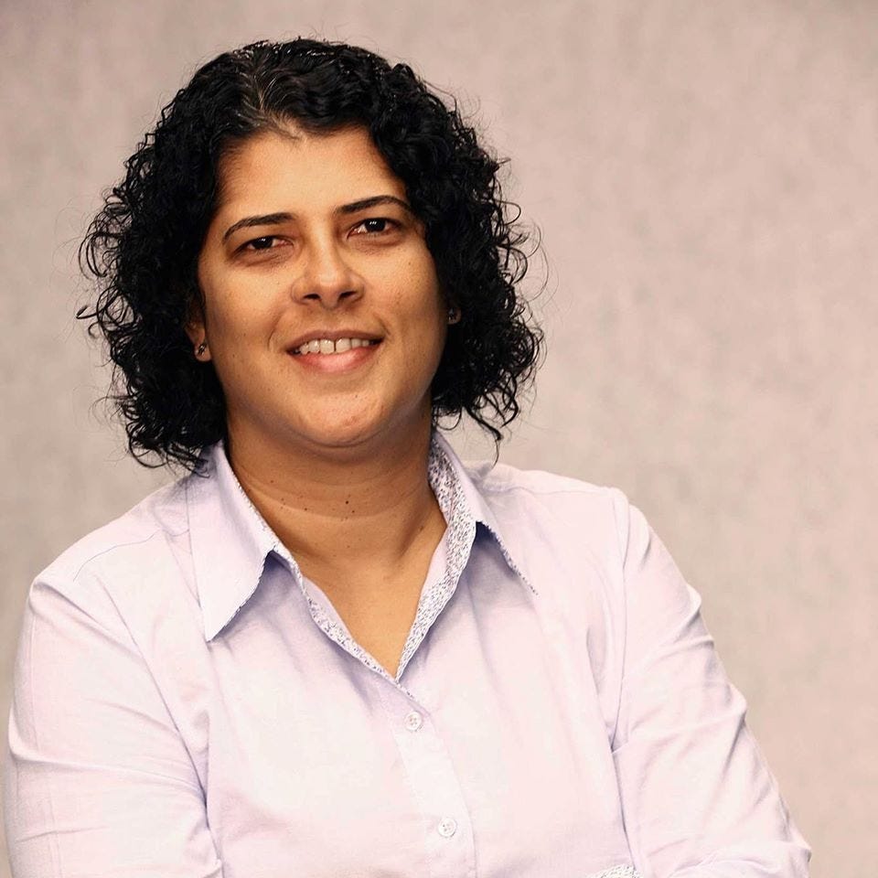 Com 25 anos de carreira, Ana Veloso coleciona experiência na ...
