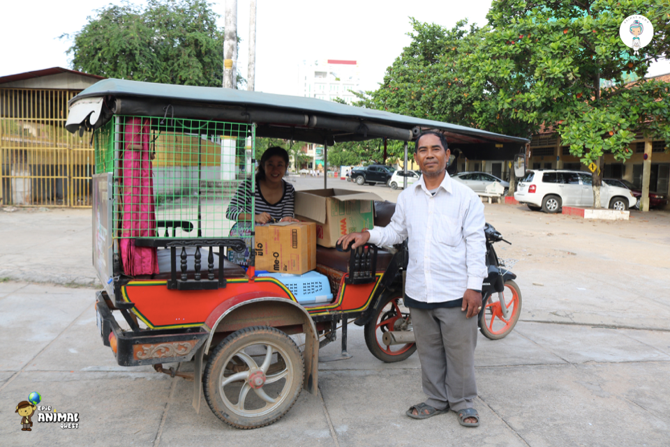 Random People Coming Together At Wat Toul Tom Pong Pagoda In Phnom Penh ...