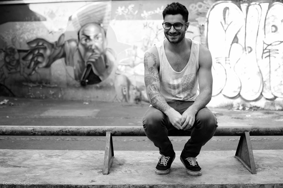 YOUNG LIGHTS. Integrantes : Jairo Horsth Paes (Jay)… | by Lívia Perez ...