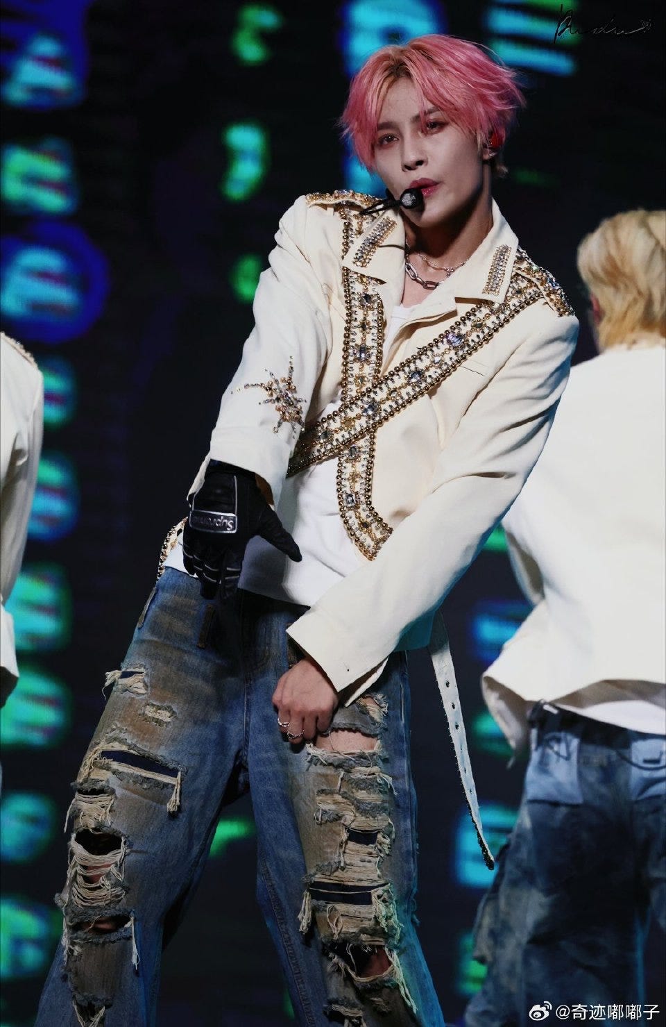 [HD PREVIEW] 240902 WayV CONCERT [ON THE Way] IN CHENGDU (4) - Little ...