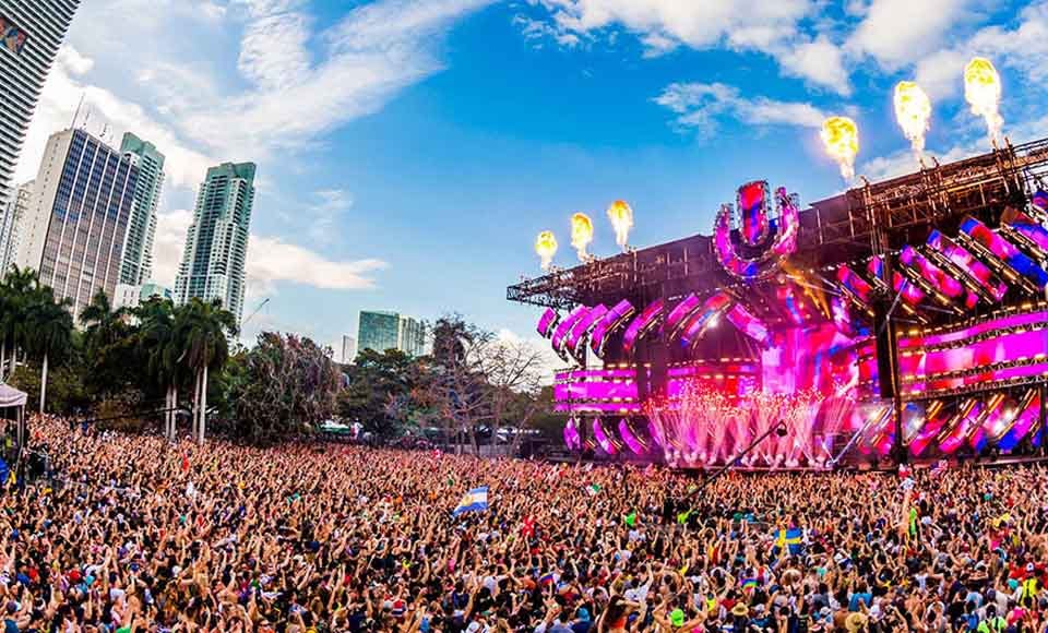 Exploring the Chicago Live Festival: The Magic of Music and More | by ...
