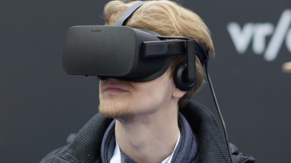 How Head-Mounted Displays (HMDs) are Revolutionizing Gaming? | by Ben ... How Head-Mounted Displays (HMDs) are Revolutionizing Gaming? | by Ben ...