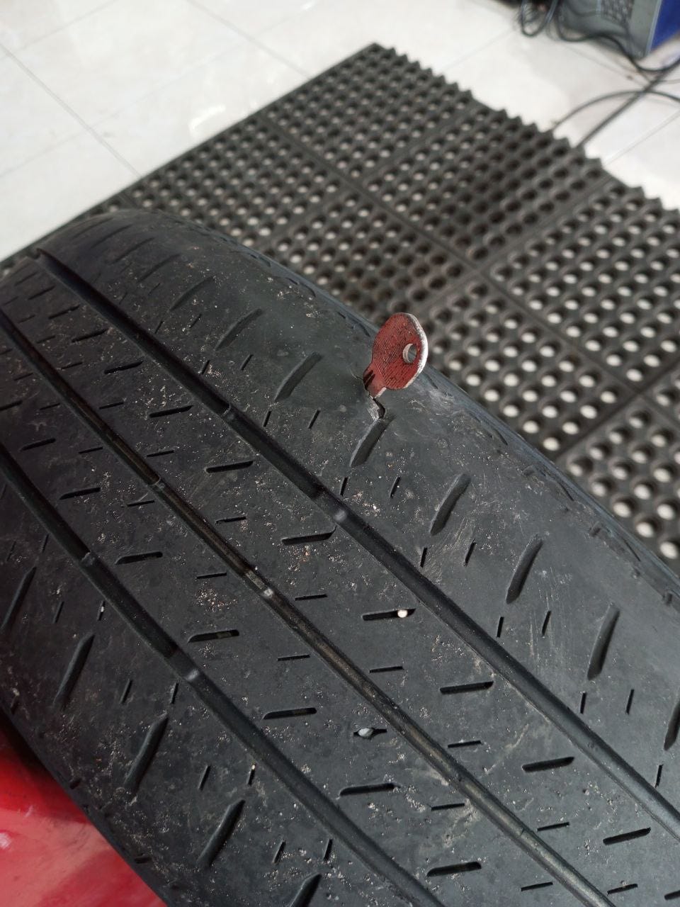 Jangan Biarkan Ban Mobil Bocor Menghentikan Petualanganmu! Inilah Cara ...