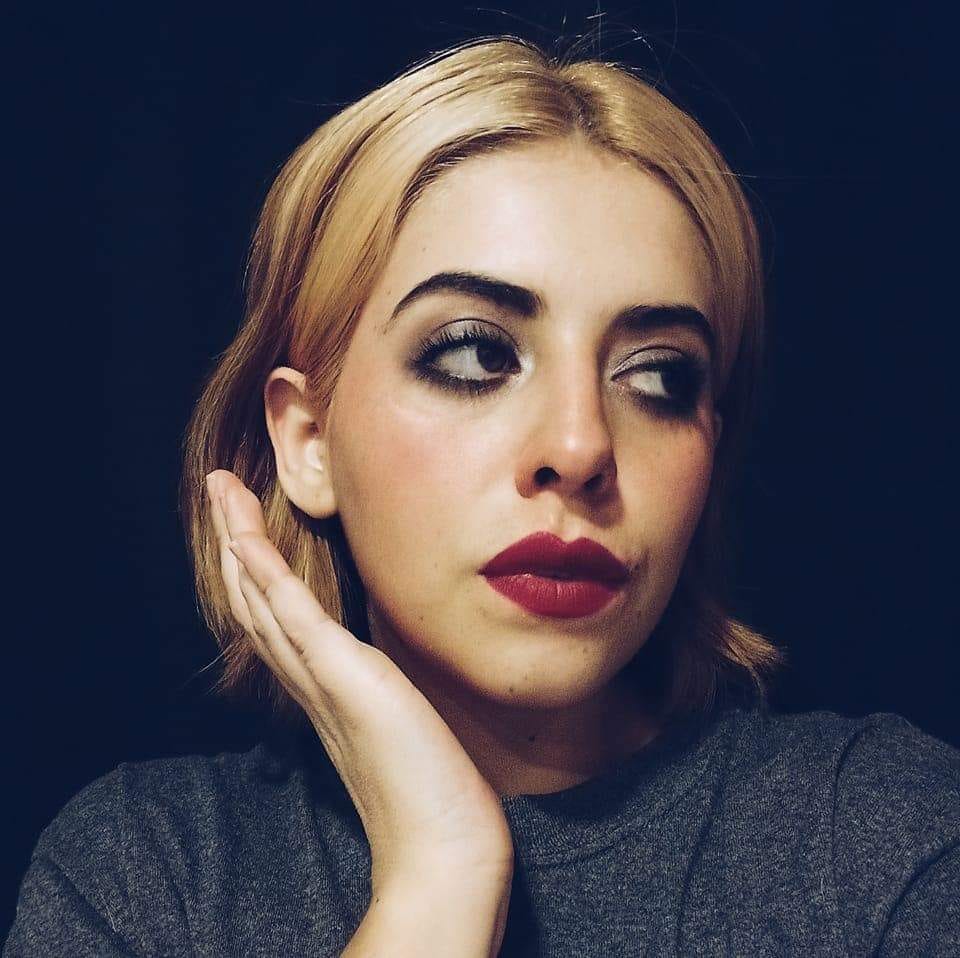 Cindy Hatch: “Me encierro en mi cuarto, me sirvo un whisky y me dejo ...