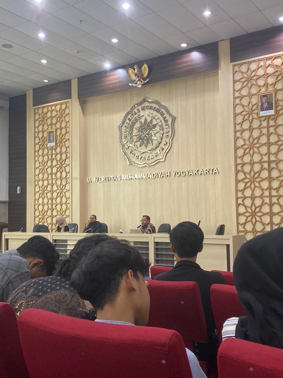 Integrasi Praktik Keberlanjutan dalam Digitalisasi Bisnis dan Proses Inovasi Teknologi untuk ...