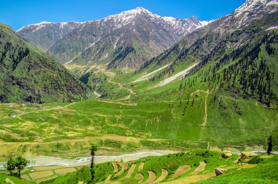 Some famous places in Pakistan that give you a sense of a different ...