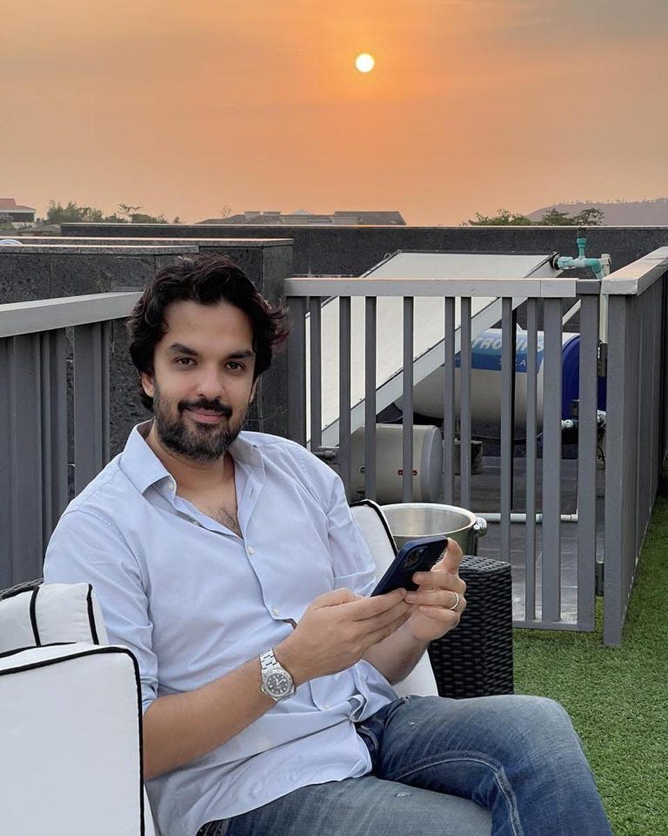 GAUTAM KITCHLU NET WORTH, BIO, AGE, WIFE. | by Mayur Gondkar | Medium