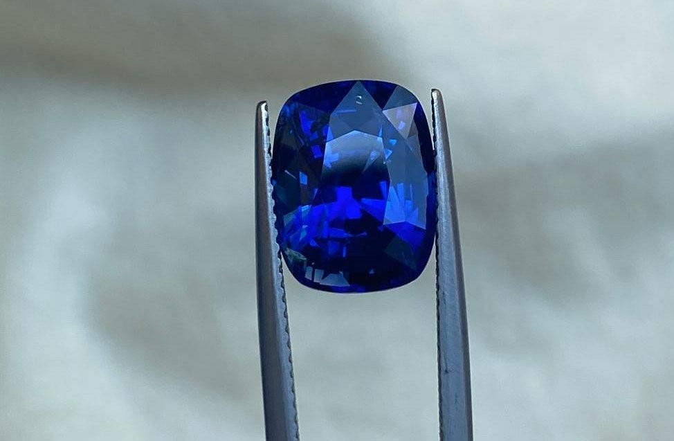Real Vs. Fake Sapphire: How to Spot One? | by Perfect Shine Gems | Medium