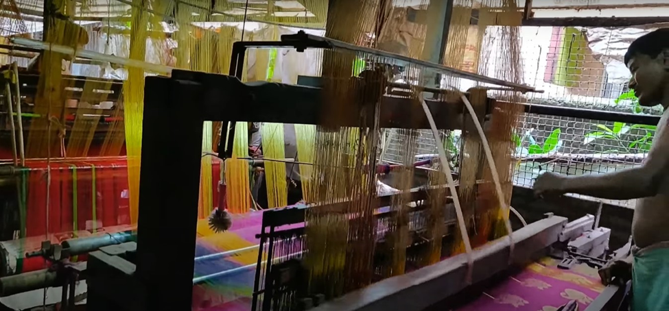 Jamdani Saree: A Symbol of Elegance and Craftsmanship | by Mizanur ...
