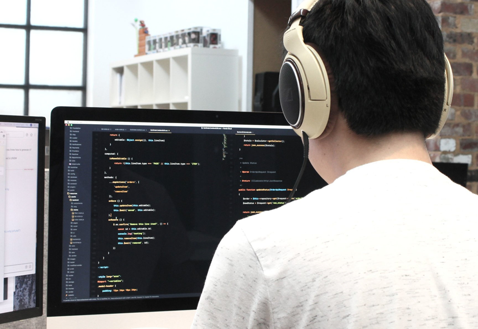 Peluang Front End Developer dan Back End Developer di Era Revolusi ...