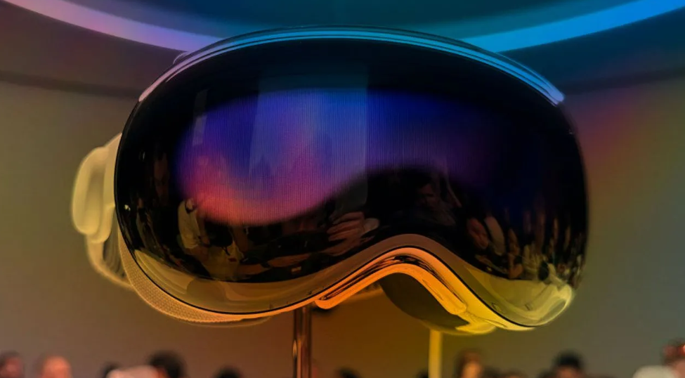 Augmented reality and exploring the possibilities in the enterprise ...