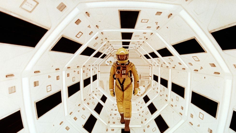 Review, 2001: A Space Odyssey (1968) | by Kineklub LFM ITB | Medium