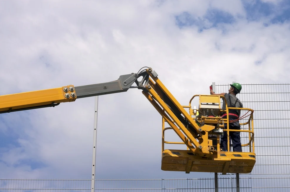 What you need to Know About Elevated Work Platform Licensing? - Chris ...