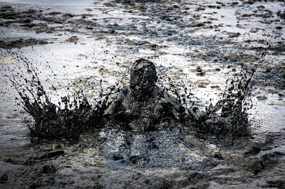 Na Lama. Ensaio Pré-selecionado de Miriam… | by CONVOCATÓRIA EM FOCO ...