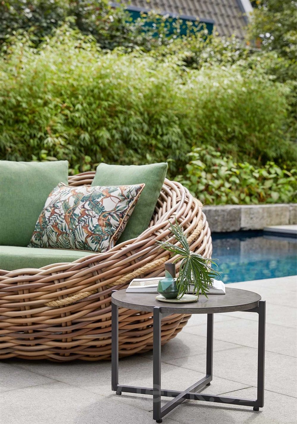 Lounging - VignetteVibes - Medium